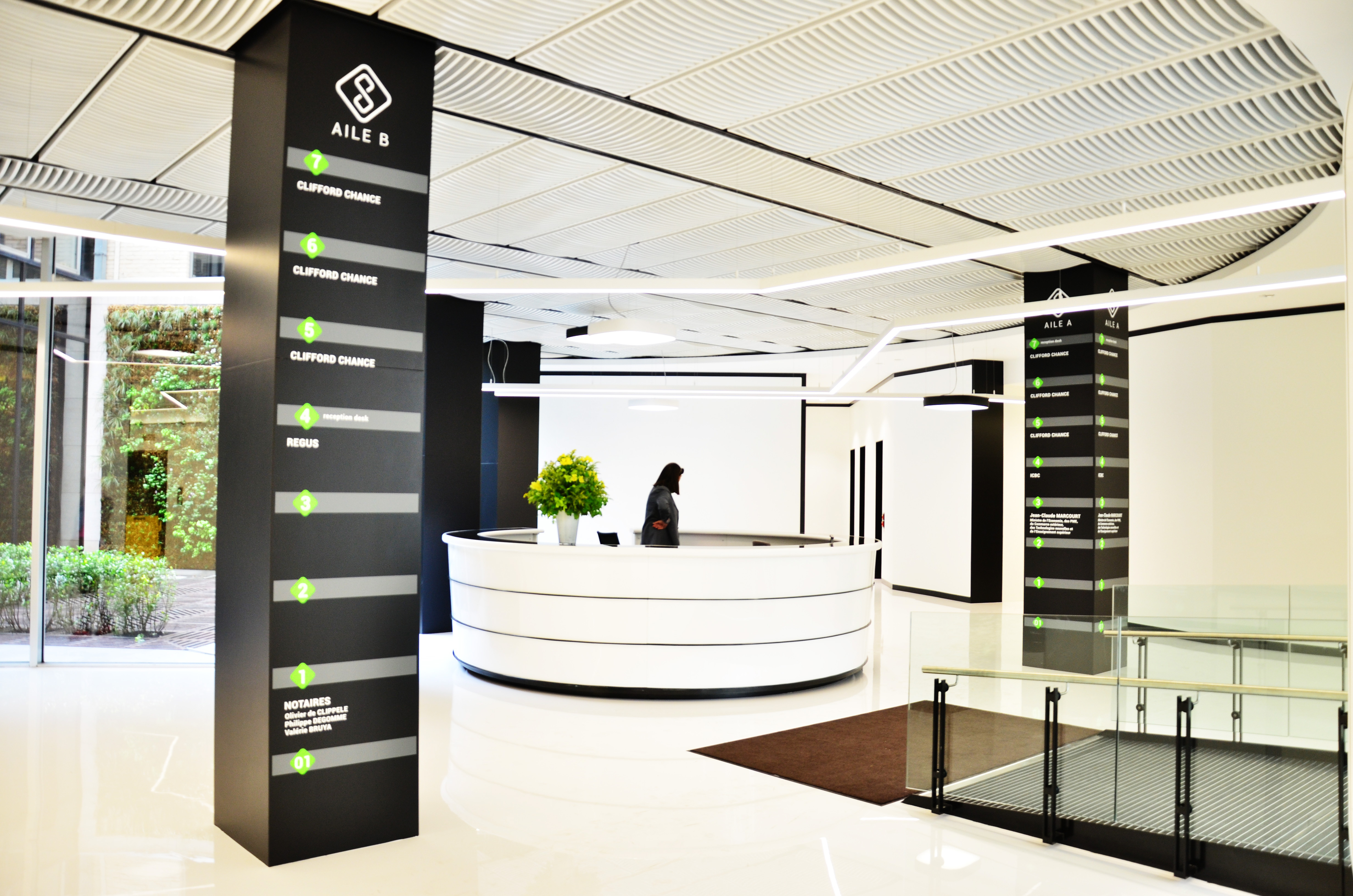 Stéphanie Square - dch-design